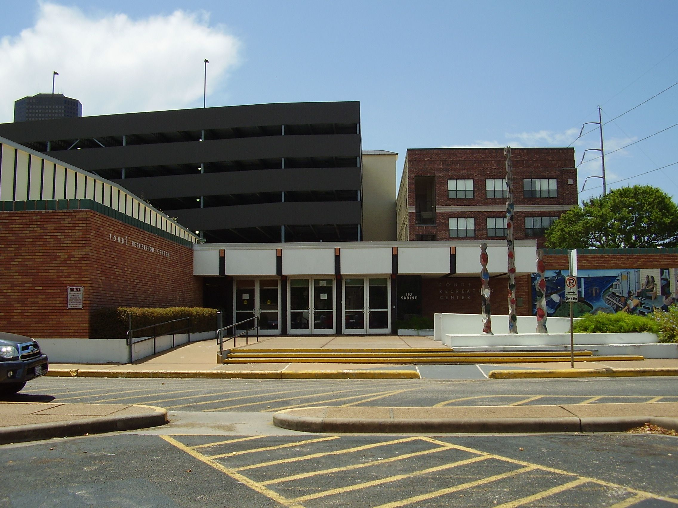 Fonde Recreation Center - HoustonMod